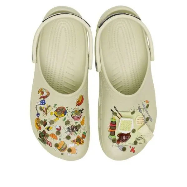 CROCS Classic Clog With Graphic Print