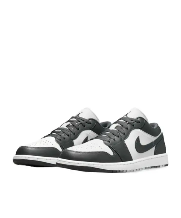 Nike Low-top Sneakers