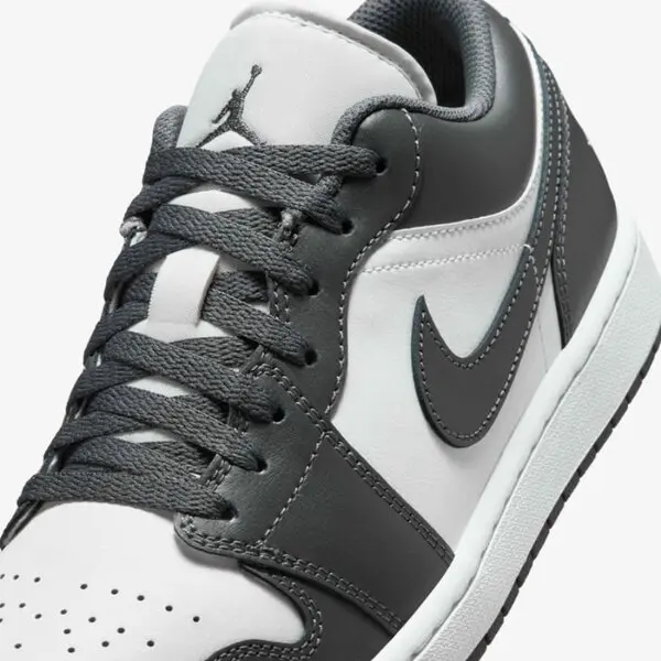 Nike Low-top Sneakers