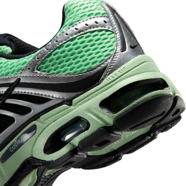 Nike Max Moto 2k Athletic Shoes With Reflective Accents - Green
