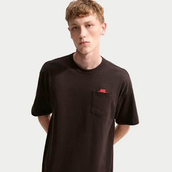 Nike Sportswear Premium Essentials T-shirt