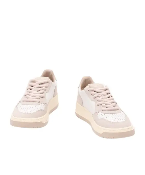 AUTRY Medalist Perforated Low-top Sneakers - Nude