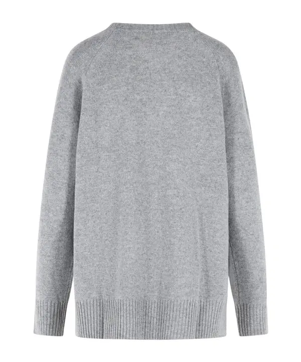 Closed Long-sleeved Sweater