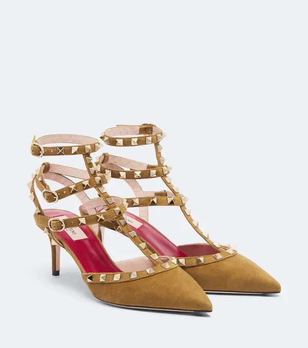 Valentino Garavani Rockstud Suede Pumps - Beige