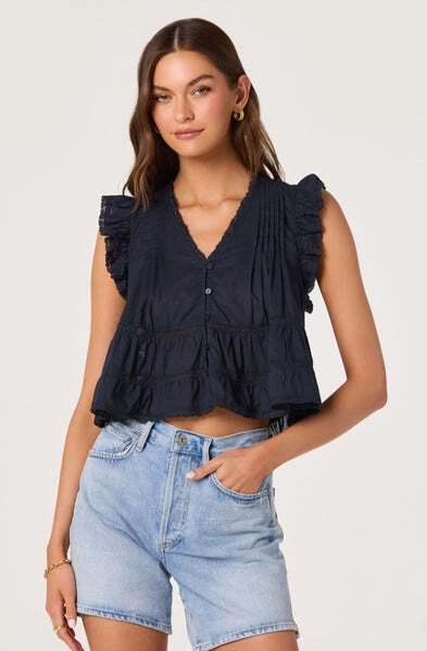 Astr The Label Julie Flutter Sleeve Cropped Top