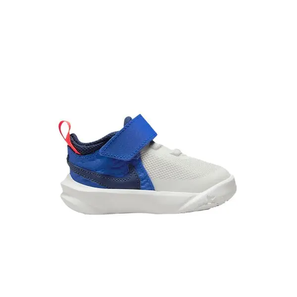 Nike Team Hustle D10 Td Athletic Sneakers