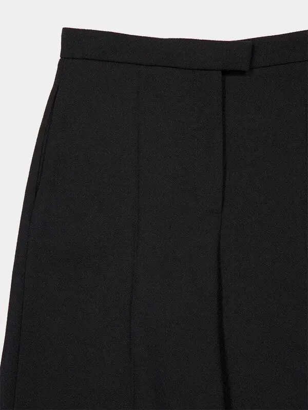 Valentino Garavani Vlogo Plaque Pleated Shorts