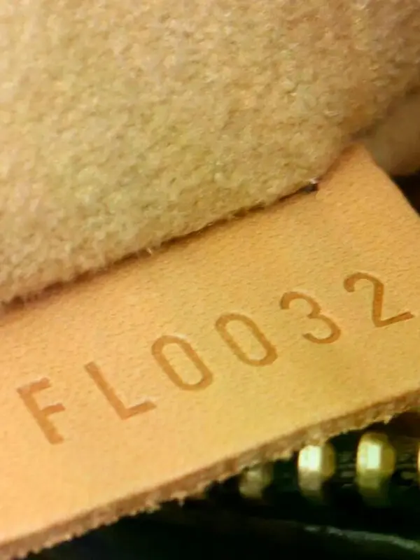 LOUIS VUITTON 2002 Monogram Looping Mm Shoulder Bag