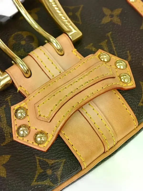LOUIS VUITTON 2004 Leonor Shoulder Bag