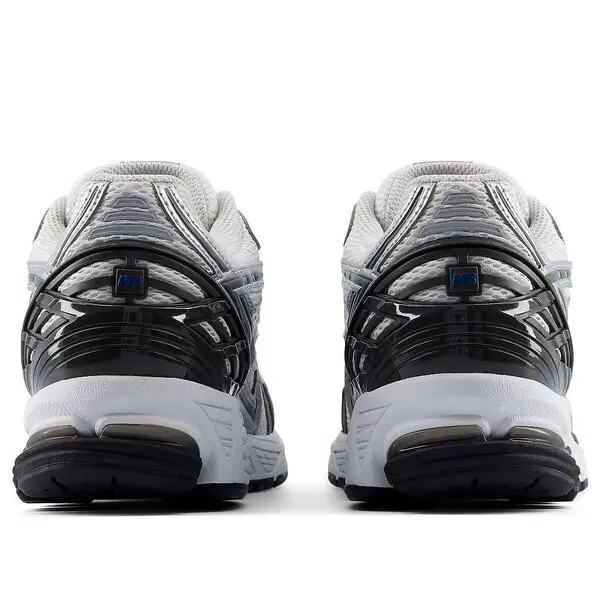 NEW BALANCE 1906r Sneakers
