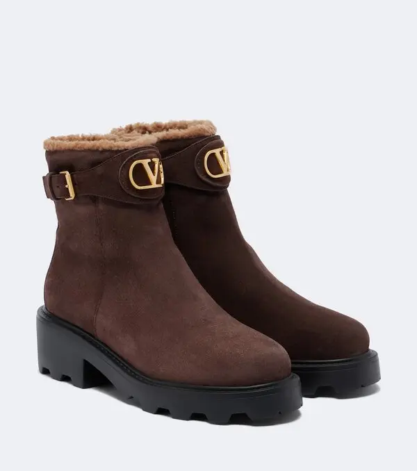 Valentino Garavani Vlogo Suede Ankle Boots - Brown