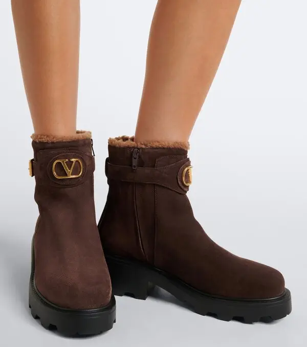 Valentino Garavani Vlogo Suede Ankle Boots