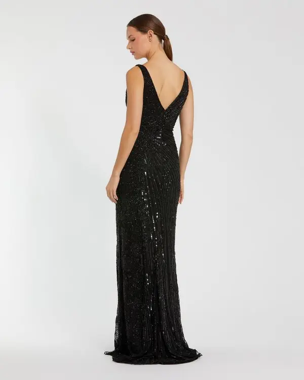 Mac Duggal Embellished V-neck Sleeveless Gown With Slit - Black