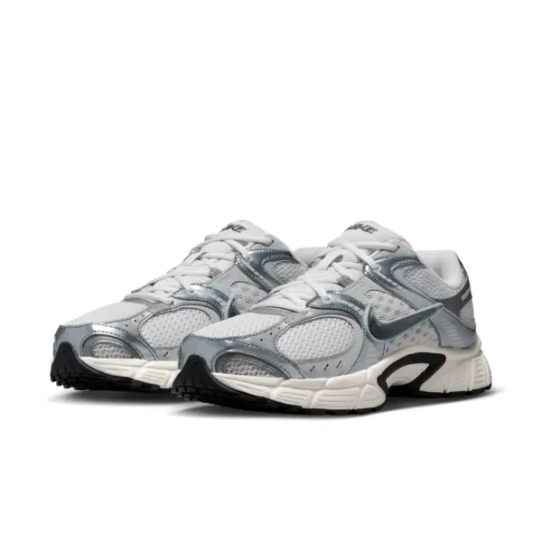 Nike V5 Rnr Athletic Shoes