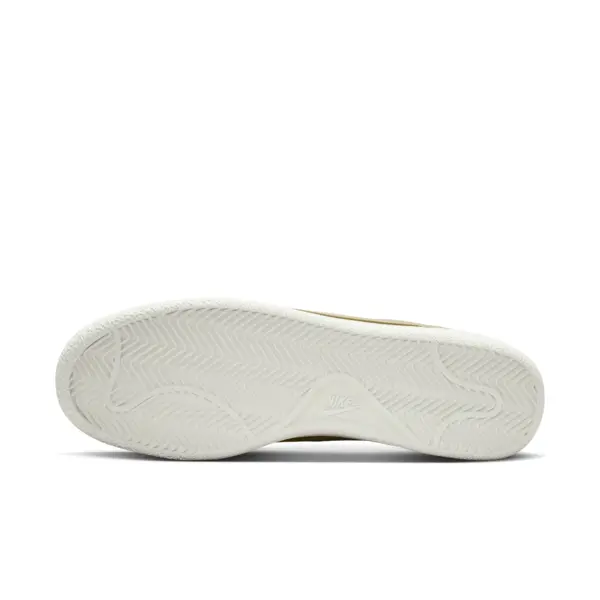 Nike Classic Low Top Sneakers - Brown