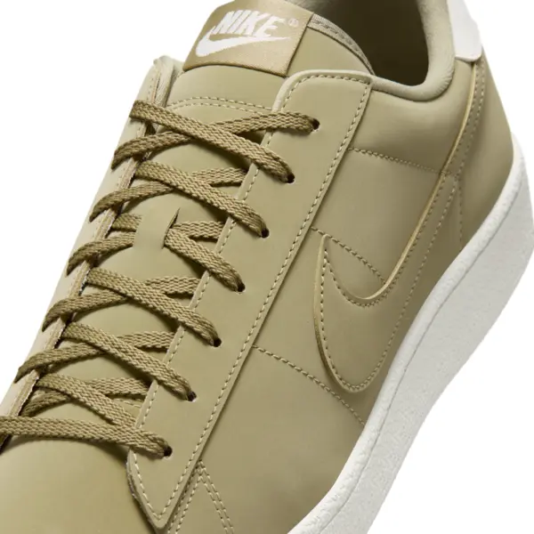 Nike Classic Low Top Sneakers - Brown