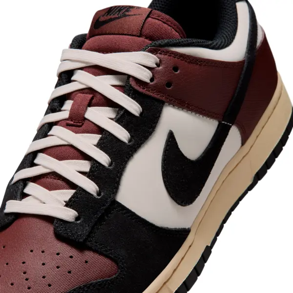 Nike Dunk Low Retro Low Top Sneakers - Brown