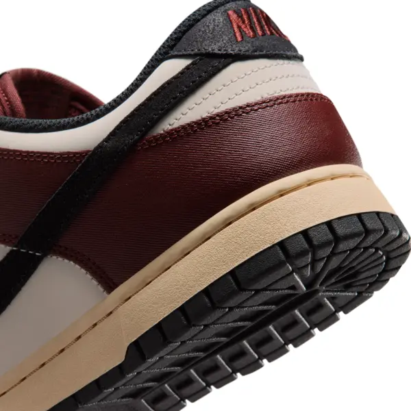Nike Dunk Low Retro Low Top Sneakers - Brown