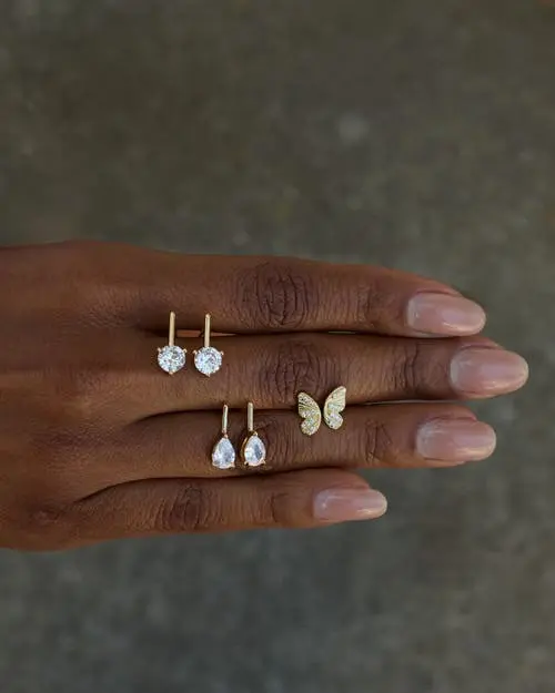 BEADS BY TARA Mariposa Stud Earrings