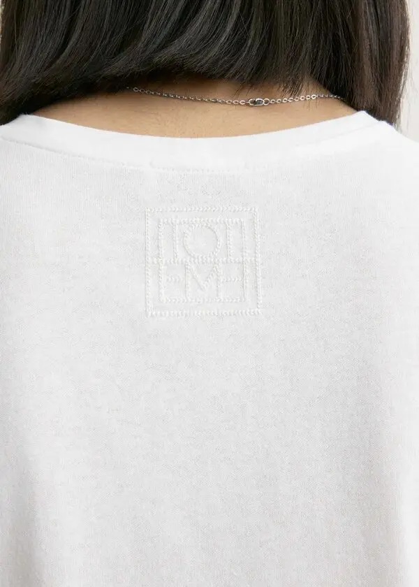 TOTEME Crewneck Short-sleeved T-shirt With Decorative Stitching