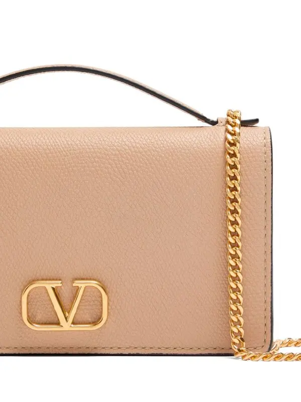 Valentino Garavani Vlogo Signature Grainy Calfskin Wallet With Chain - Pink