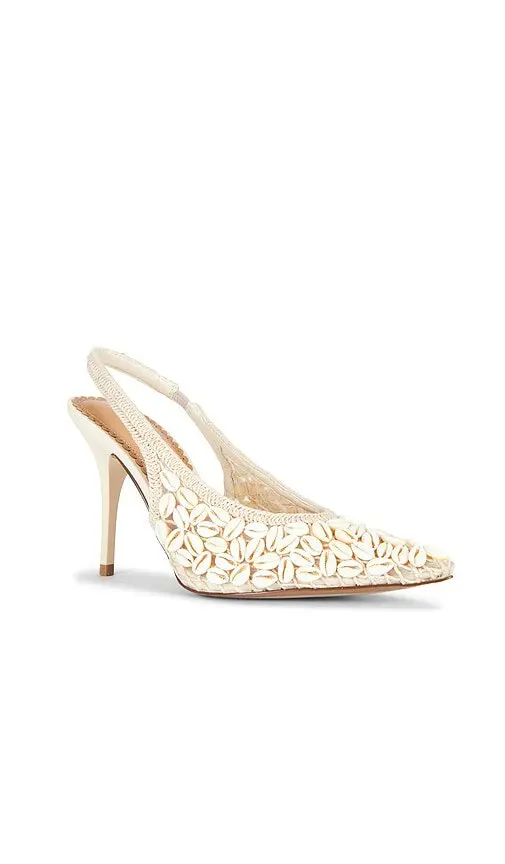 Steve Madden Andromeda Shell Pumps In Cream
