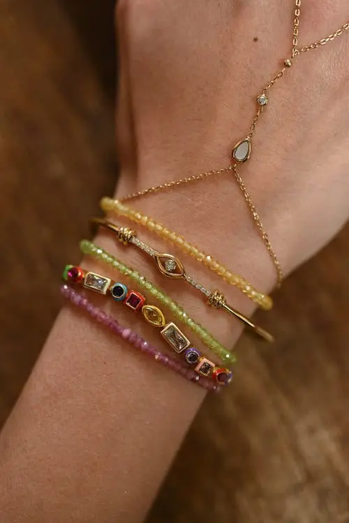 BEADS BY TARA Mother Of Pearl Hand Chain