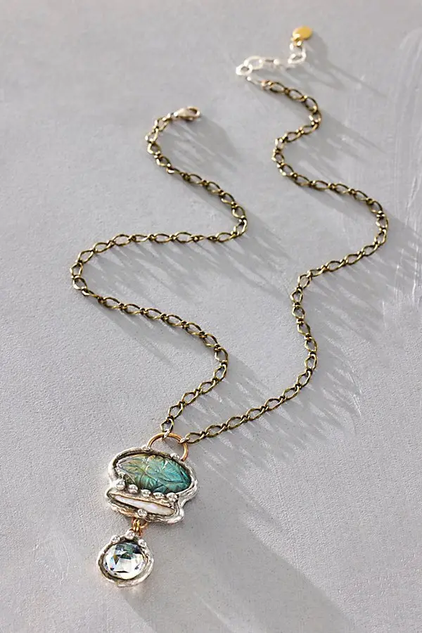 MIKAL WINN Carved Stone & Drop Necklace - Labradorite/crystal