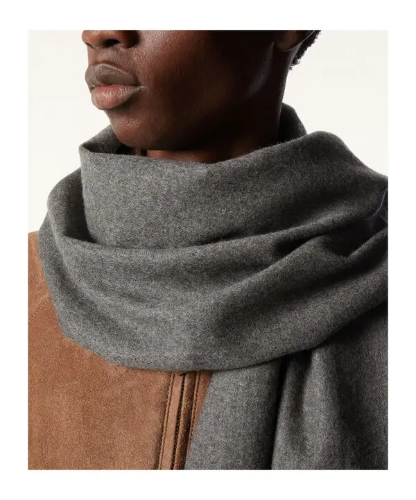 Loro Piana Leggera Grande Unita Scarf