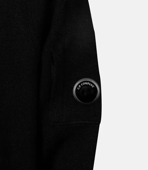 C.P. COMPANY Long-sleeved Hooded Sweatshirt