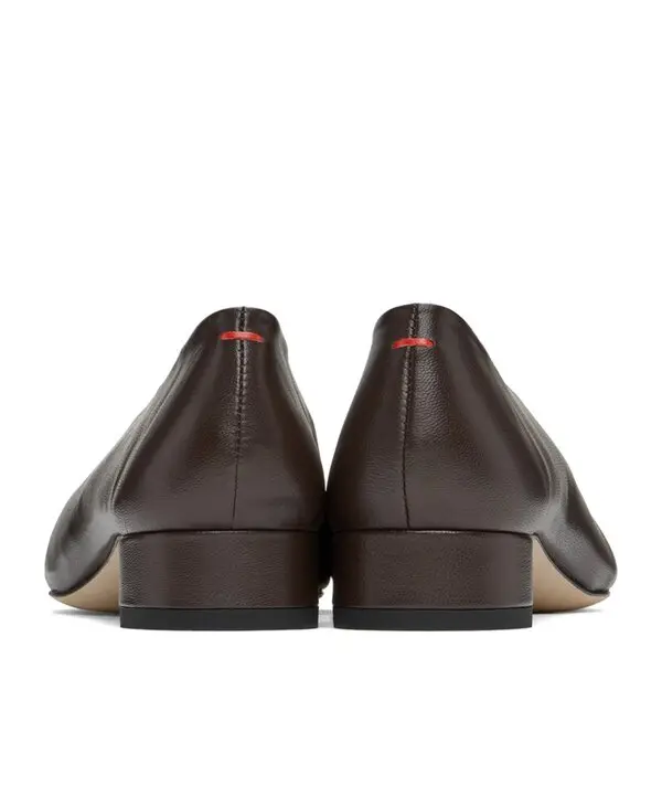 AeydĒ Delia Pointed Toe Pumps