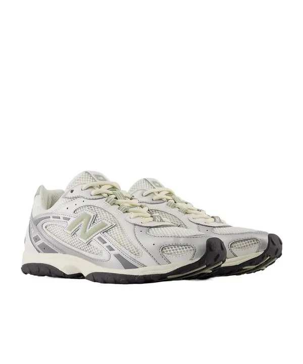 NEW BALANCE 204l Sports Shoes