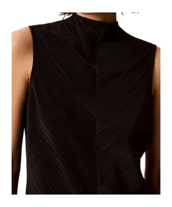 Calvin Klein High-necked Sleeveless Vest
