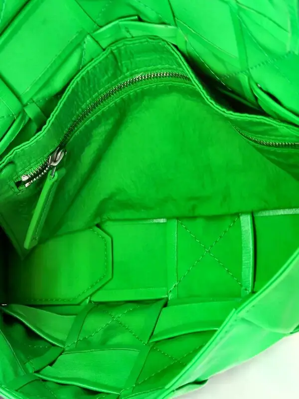 Bottega Veneta Cassette Maxi Intrecciato Leather Crossbody Bag - Green