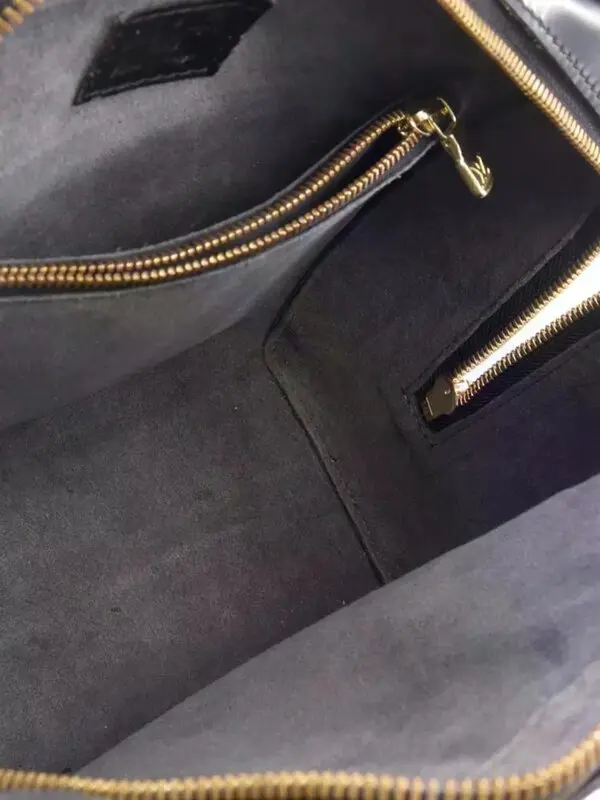 LOUIS VUITTON 1998 Epi Pont Neuf Pm Handbag