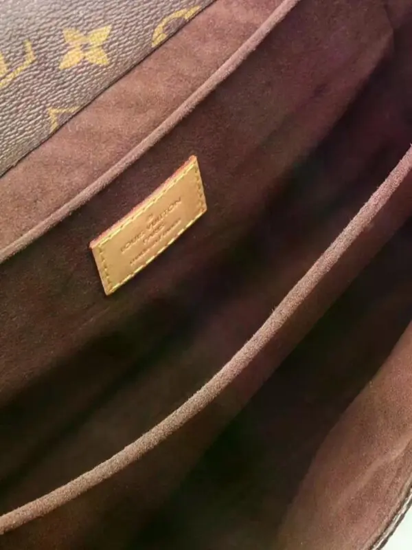 LOUIS VUITTON 2016 Monogram Pochette Metis Satchel