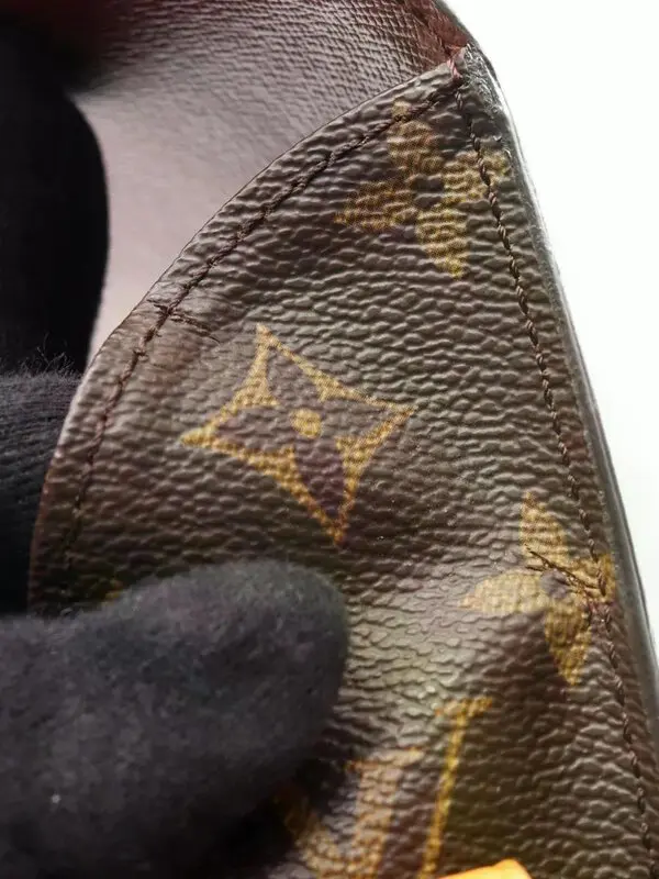 LOUIS VUITTON 2002 Saint Cloud Monogram Shoulder Bag
