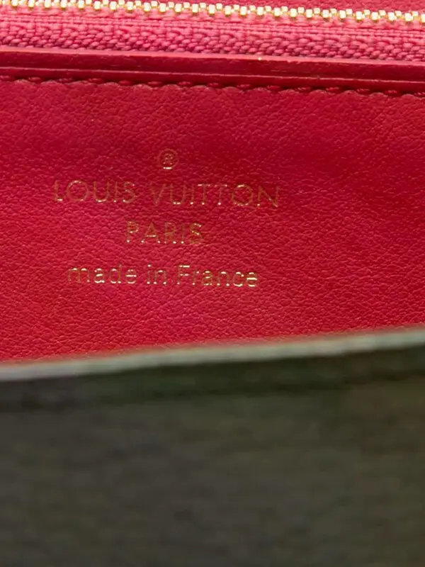 LOUIS VUITTON 2019 Taurillon Capucines Wallet Long Wallets