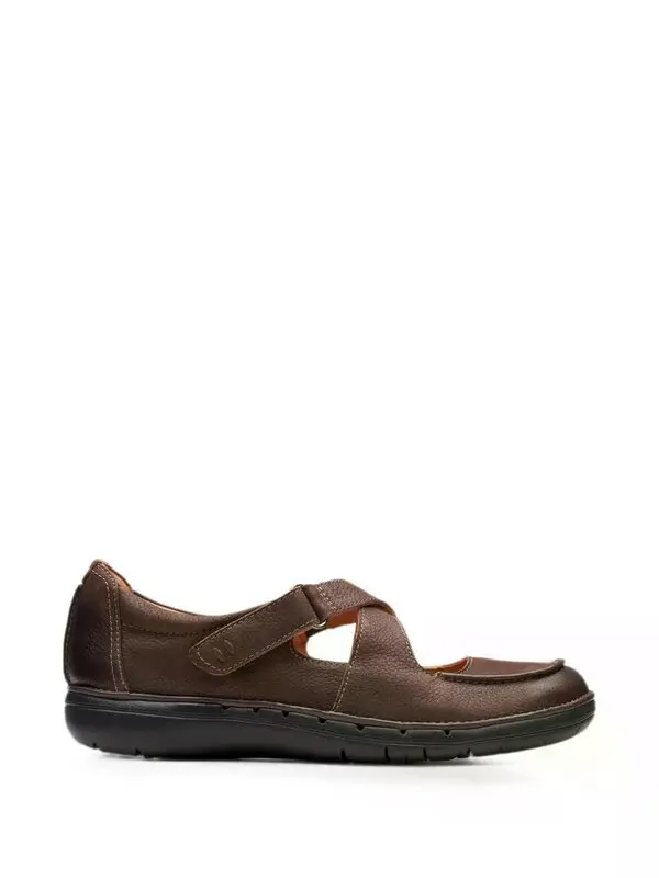 Clarks Un Loop Strap Round-toe Slip-on Shoes - Brown