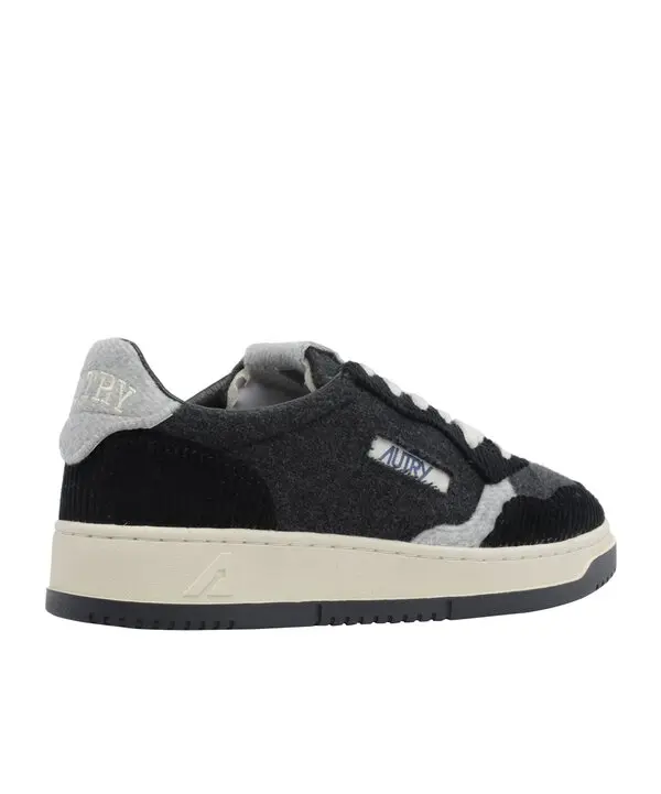 AUTRY Medalist Logo Detailed Low-top Sneakers