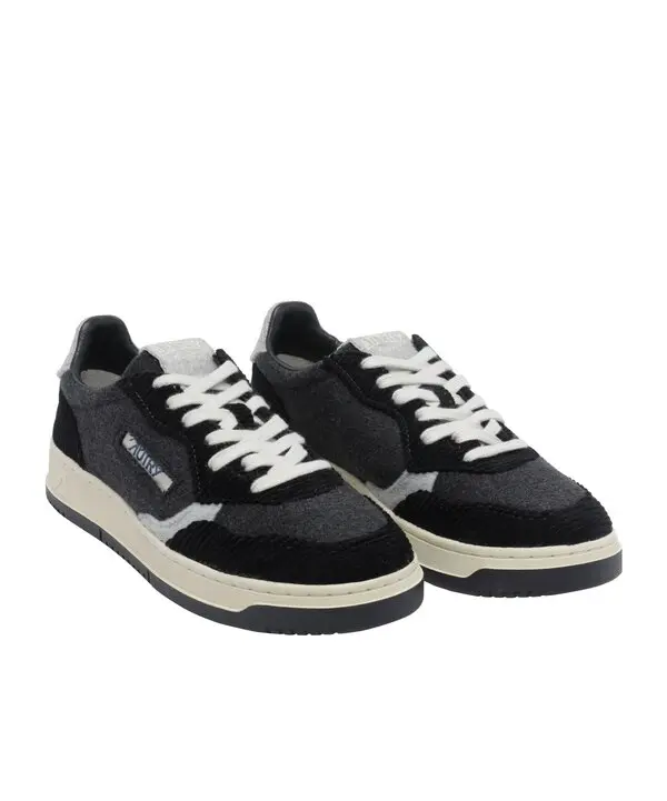 AUTRY Medalist Logo Detailed Low-top Sneakers