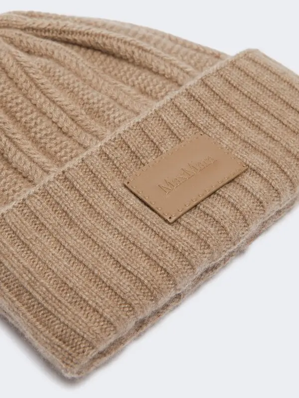 Max Mara Macbeth Logo Patch Beanie