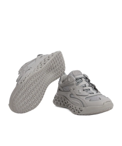 Gucci 3d Effect Interlocking G Sneakers - Grey