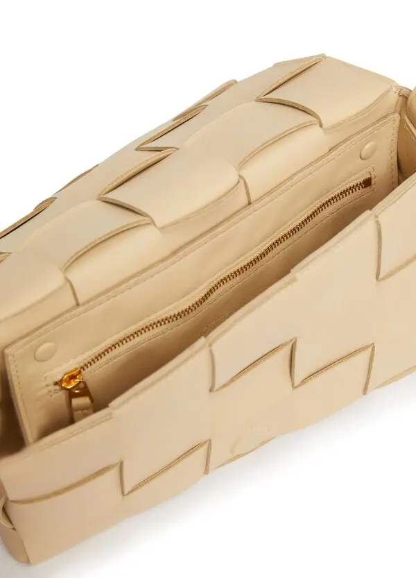 Bottega Veneta Woven Shoulder Bag - Nude