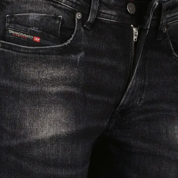 DIESEL® Logo-patch Distressed Jeans