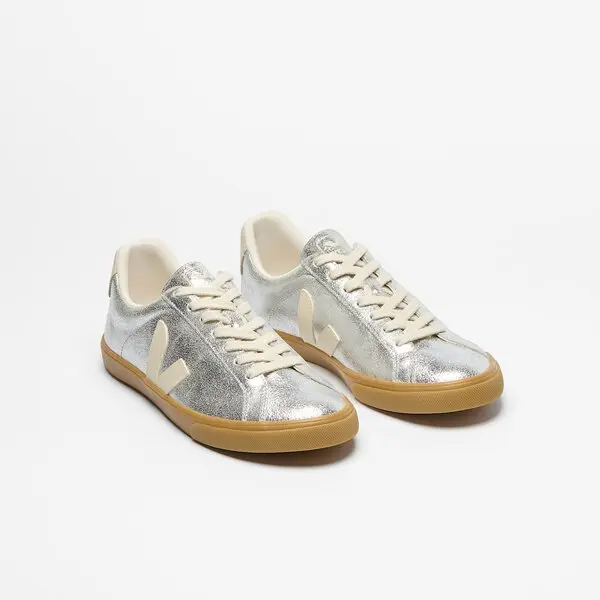 VEJA Round-toe Lace-up Casual Shoes