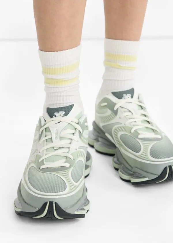 NEW BALANCE Abzorb 2000 Sneakers