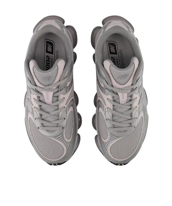 NEW BALANCE Abzorb 2000 Sneakers