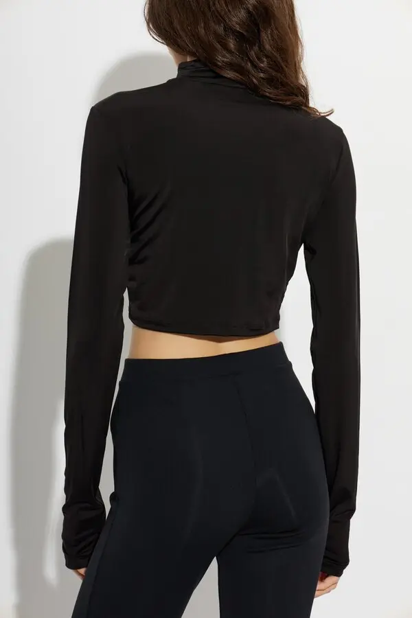 Off-White Short Top With Long Sleeves