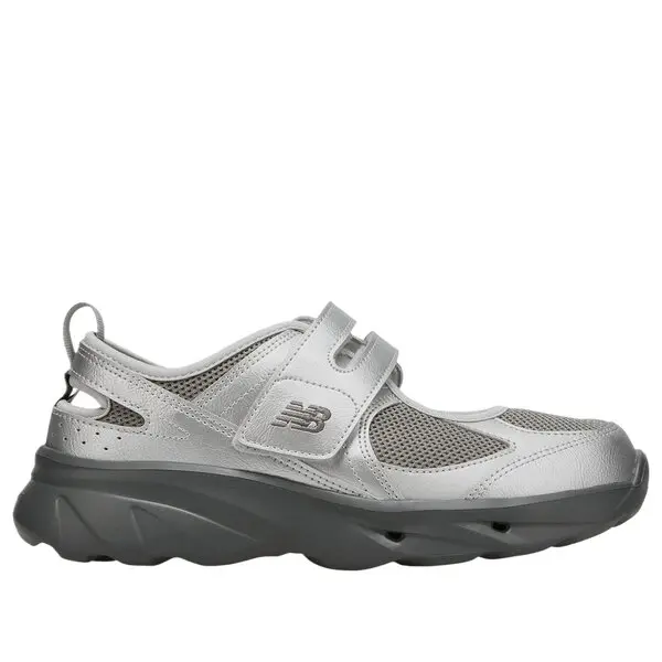 NEW BALANCE Breeze Sneakers - Metallic Silver